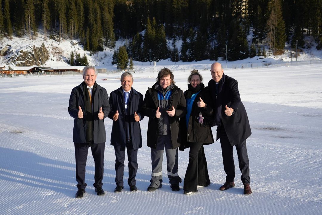 Milei volvió de Davos y define su agenda política en Olivos | Diario El ...